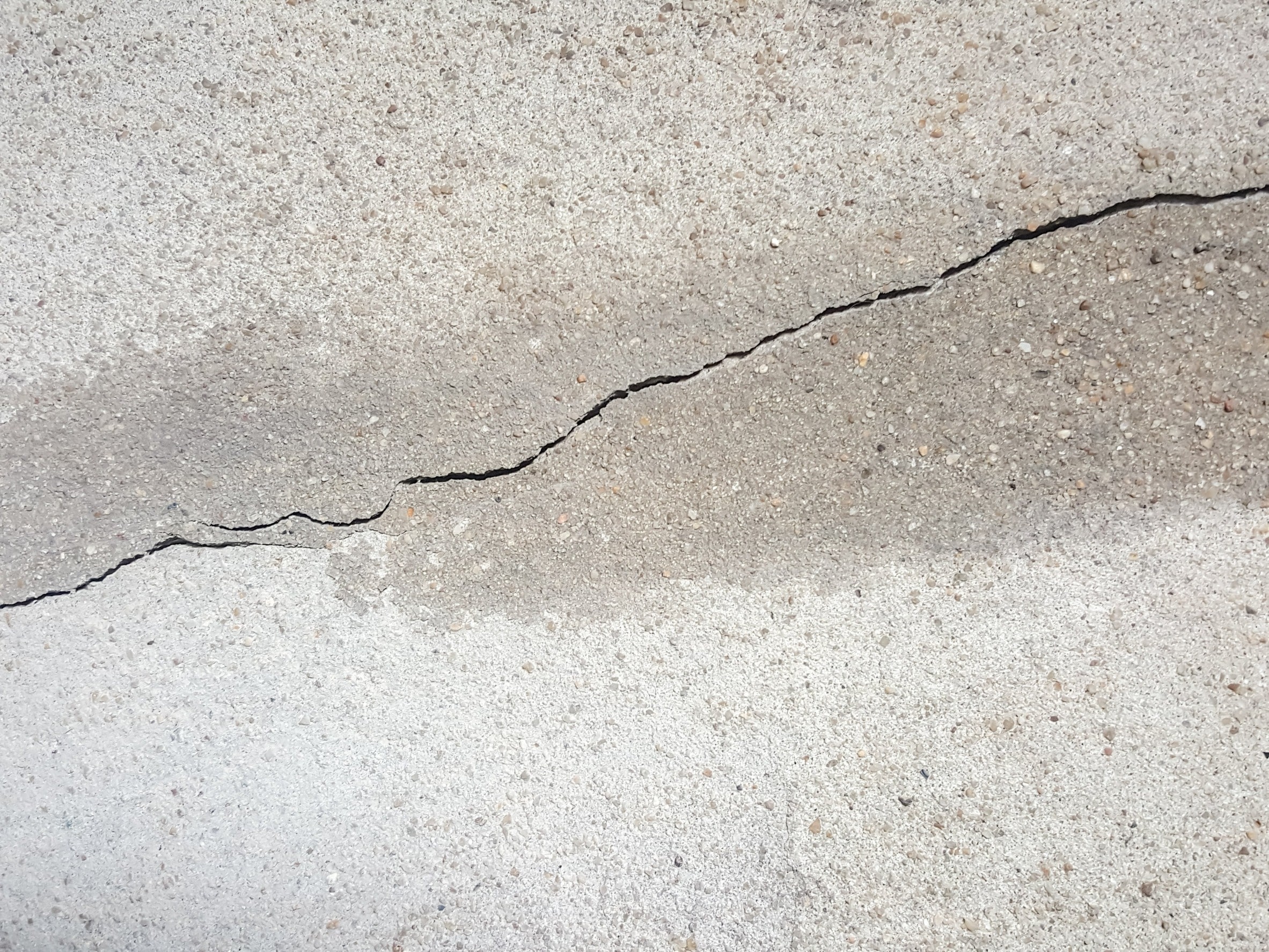 Pourquoi la chape se fissure